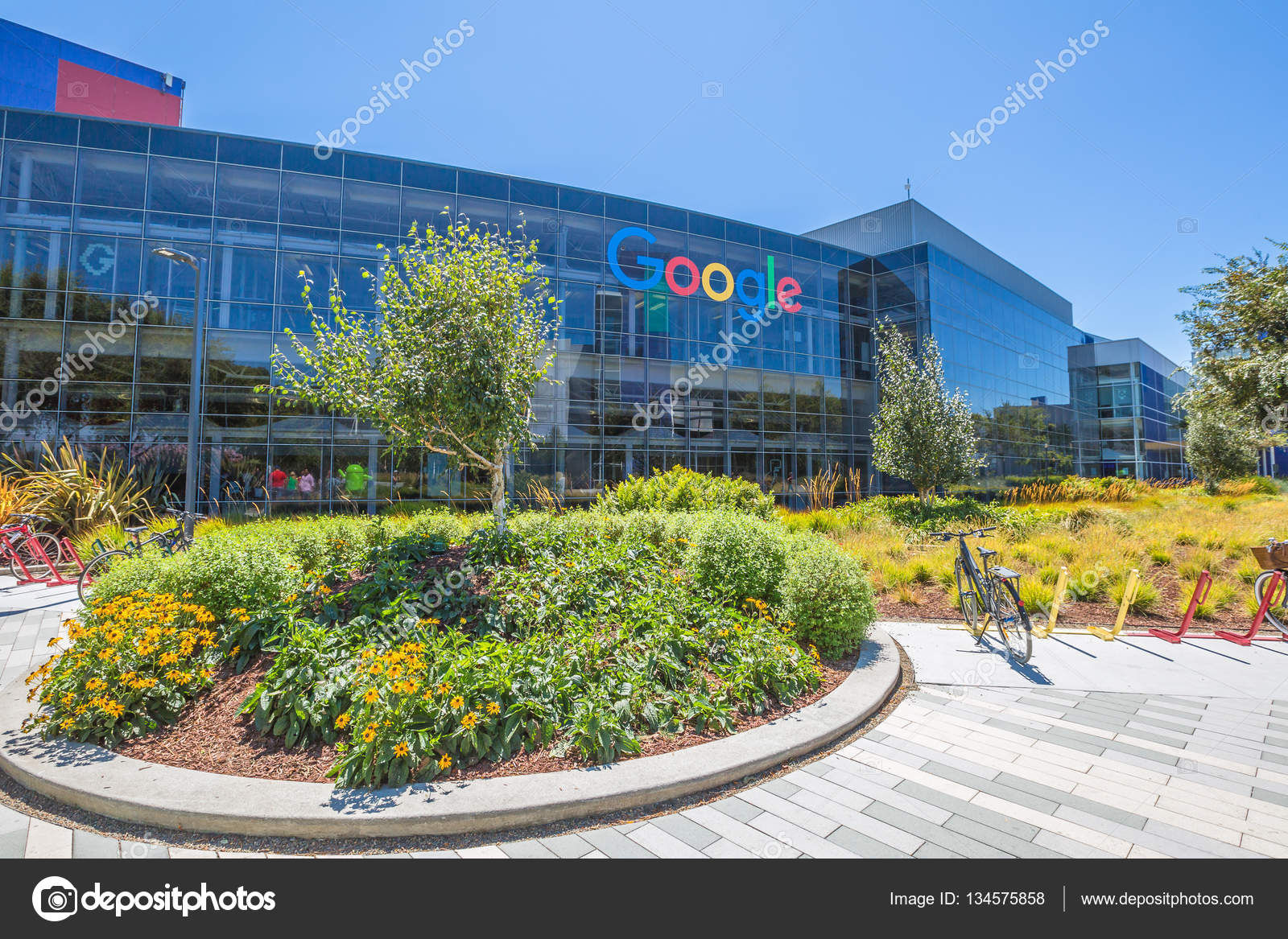 Google headquarters California — Stock Editorial Photo © bennymarty ...