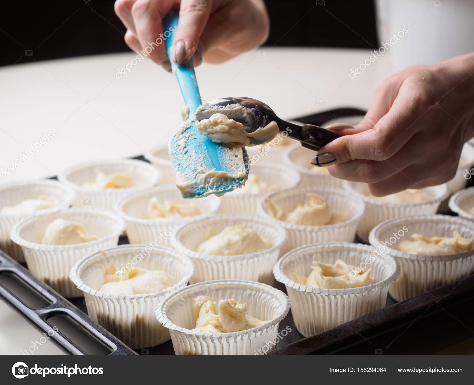 Cupcake muffin paper forms Stock Photo by ©paulzhuk 156294064