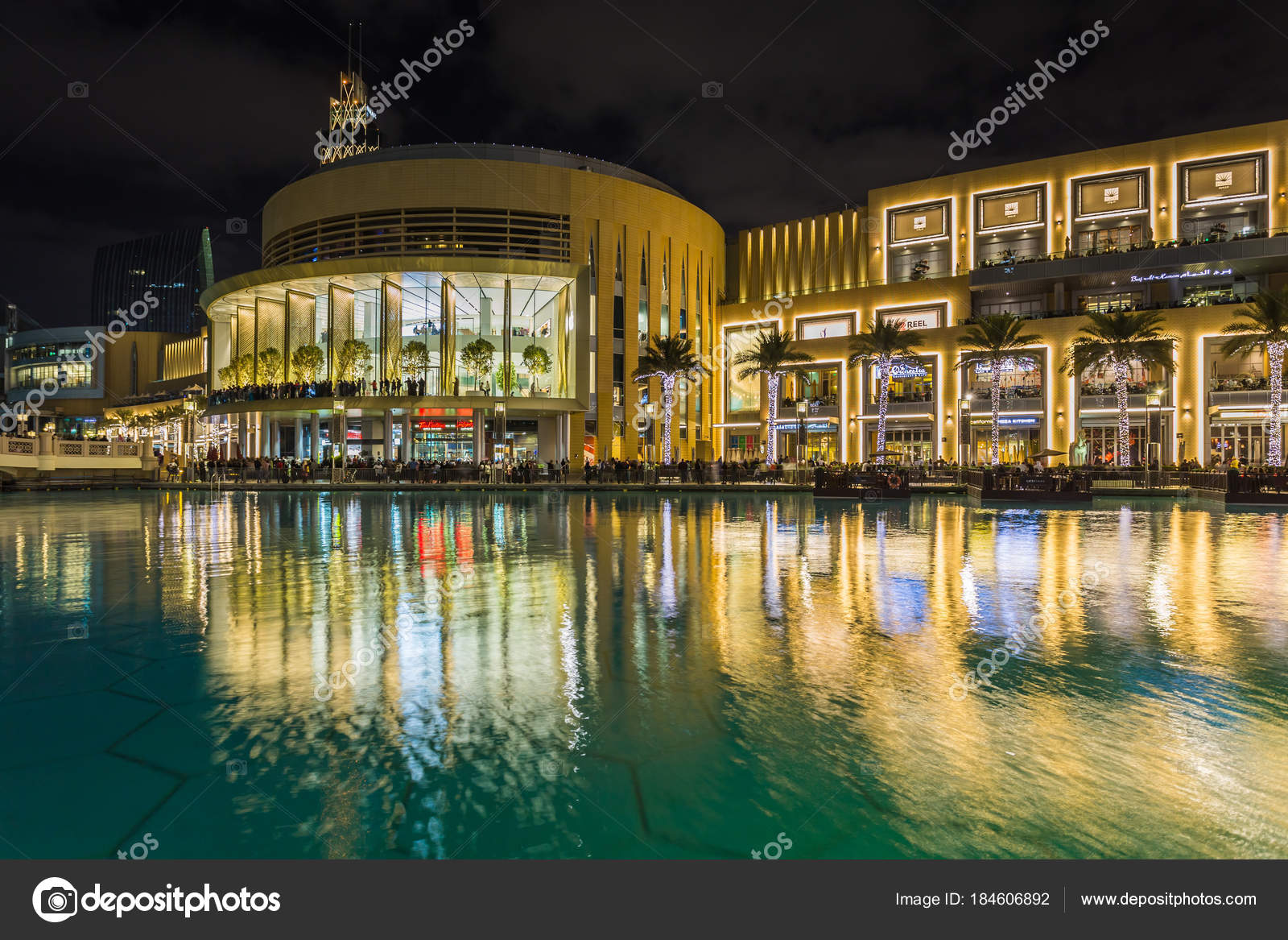 Dubai Mall Outside View Night