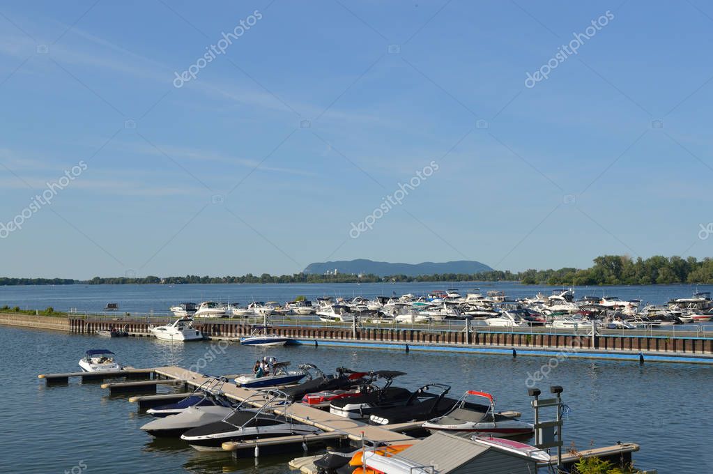 Chambly, Canadá - 24 de junio de 2016: Chambly, una ciudad histórica ...