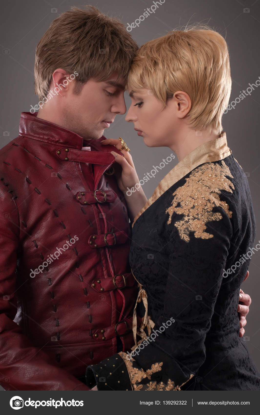 Medieval couple. Valentines Day in Middle Ages costumes. Baroque Stock ...