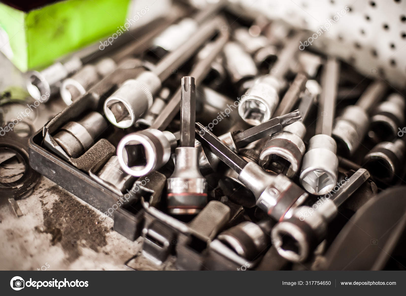 Mechanic tool set in auto vulcanizing and vehicle service worksh Stock ...