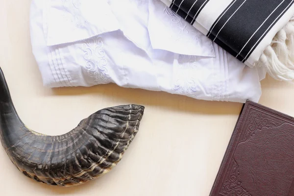 Prayer items for Jewish repentance day (Yom Kippur) — Stock Photo ...