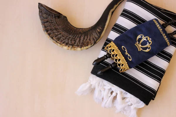 Prayer items for Jewish repentance day (Yom Kippur) — Stock Photo ...