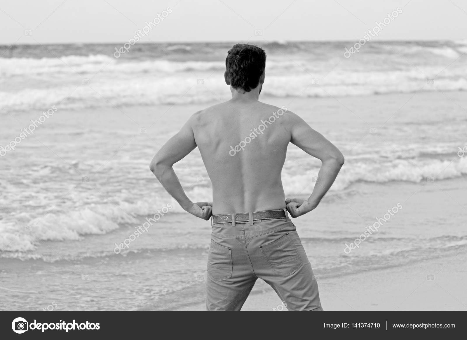 Shows Torso Man Beach — Stock Photo © yrahvatkov@gmail.com #141374710