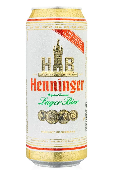 Ucrania, Kiev - 06 de marzo de 2020: Lata de aluminio fría de cerveza ...