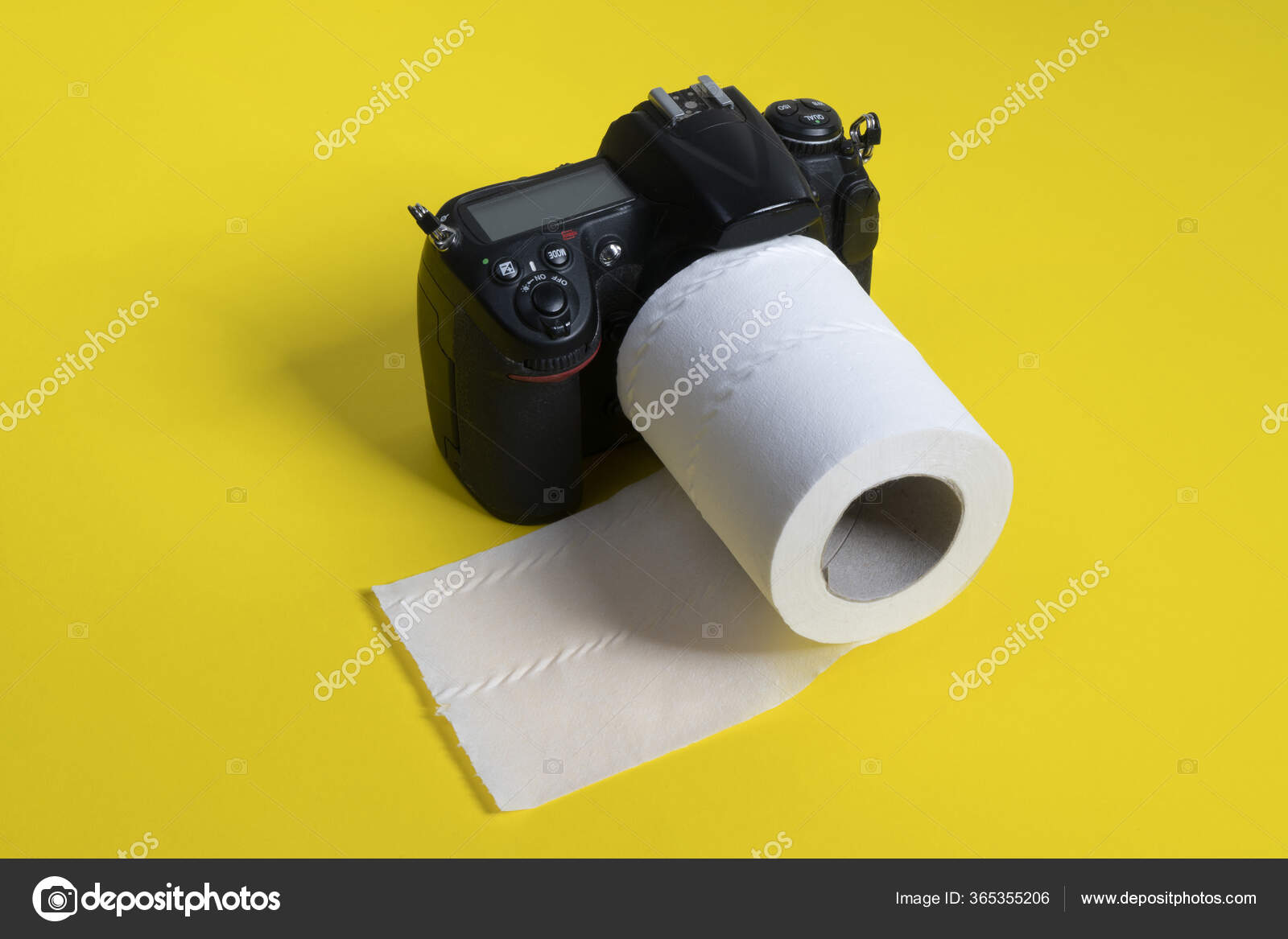 Slr Camera Roll Toilet Paper Lens — Stock Photo © sergiodv #365355206