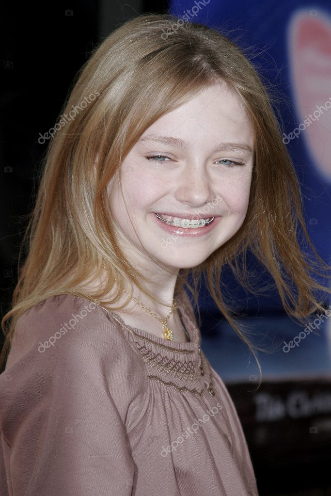 Dakota Fanning Teeth