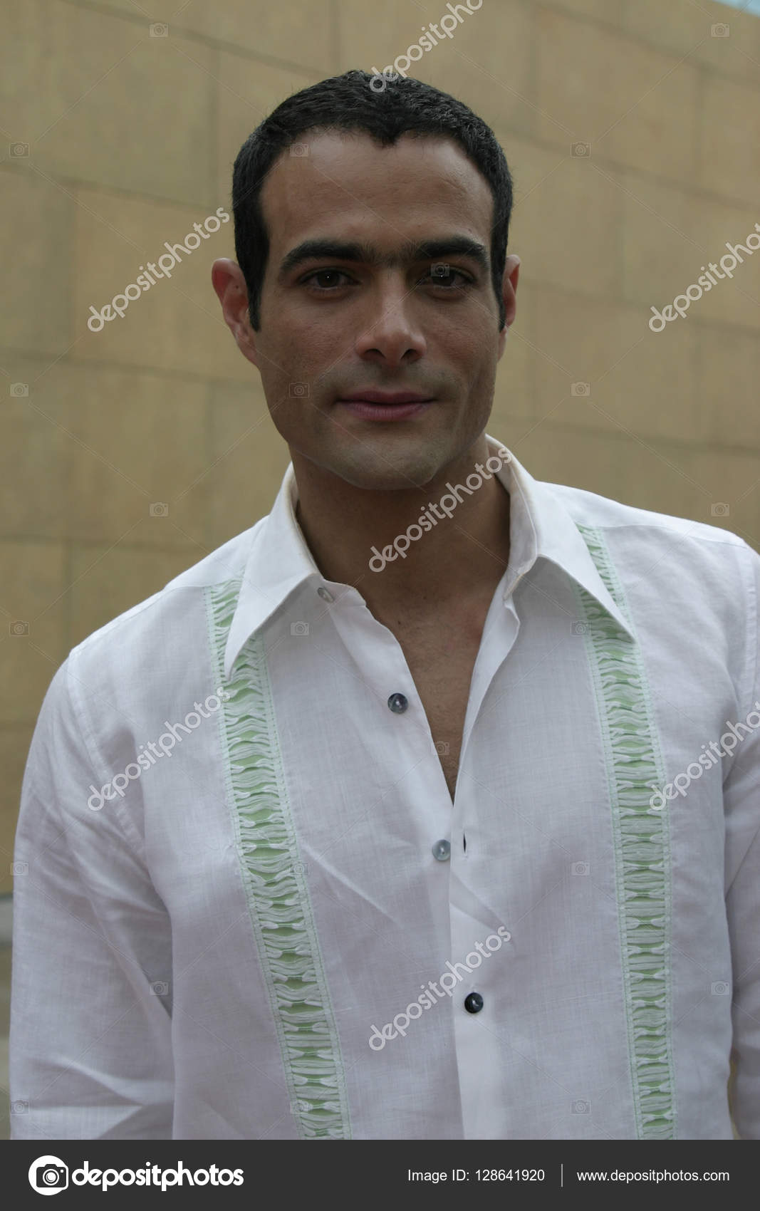 Luis Roberto Guzman And Wife