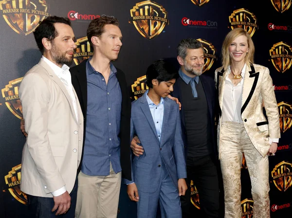 Cate Blanchett, Matthew Rhy, Benedict Cumberbatch, Rohan Chand y Andy ...
