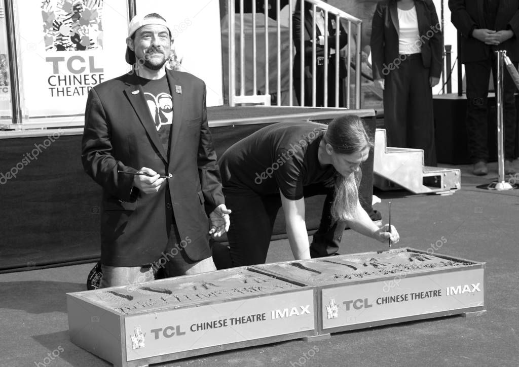 Kevin Smith y Jason Mewes manos y ceremonia de pisada celebrada en el ...