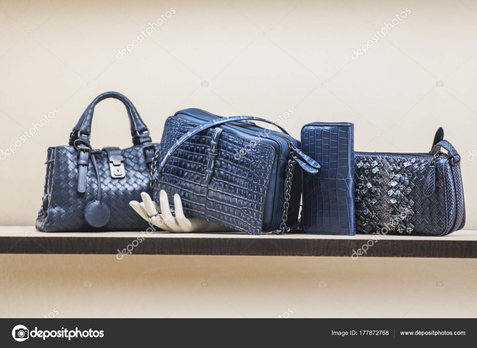Luxury Purse Store — Stock Photo © AGCreativeLab #177872768
