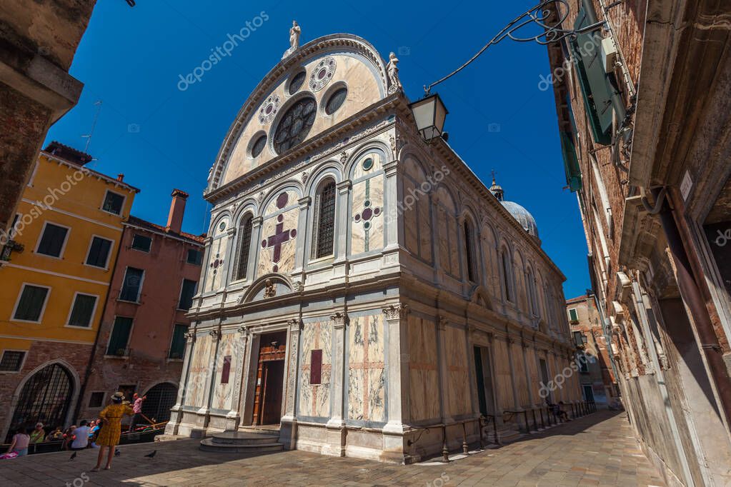 Venecia, Italia - 17 de agosto de 2018: Iglesia de Santa Maria dei ...