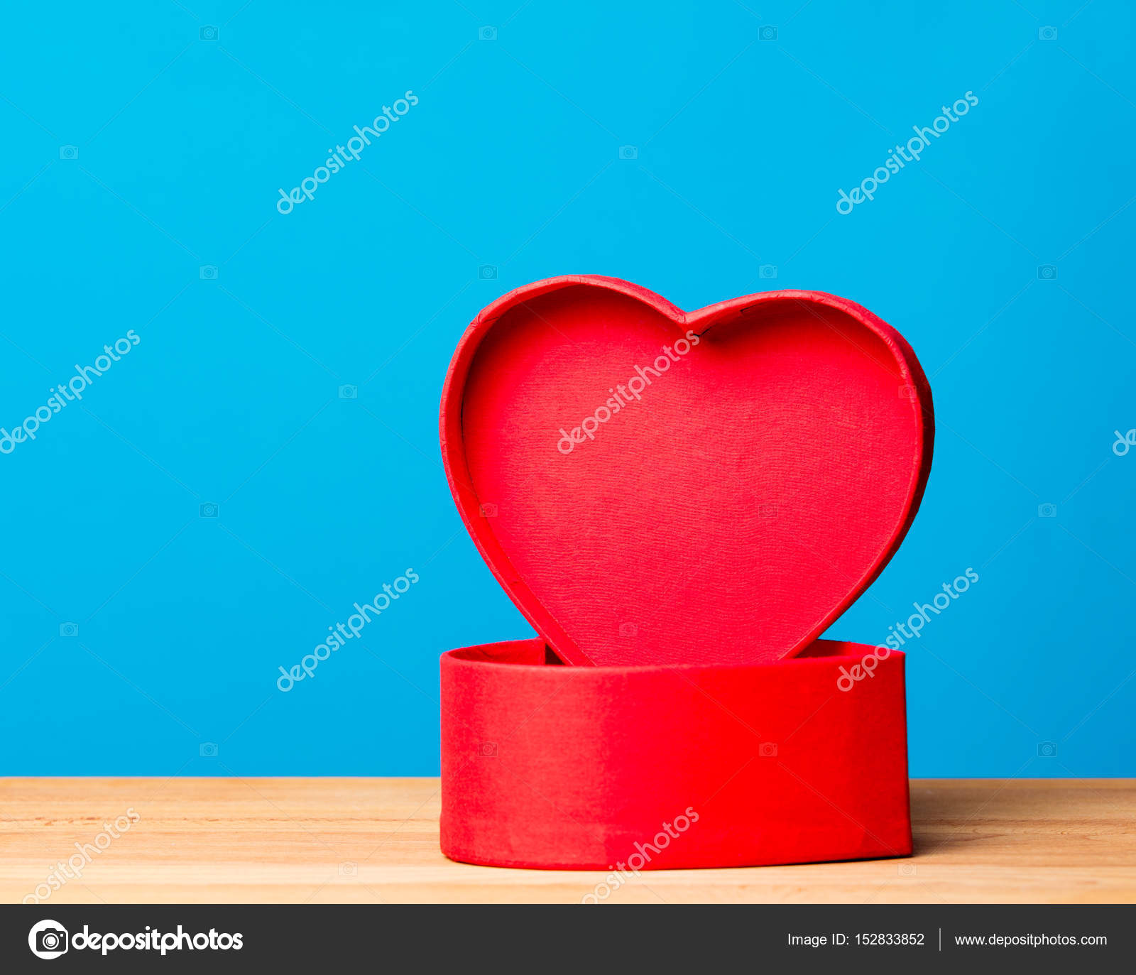 Red heart boxes Stock Photo by ©VeraSimon 152833852