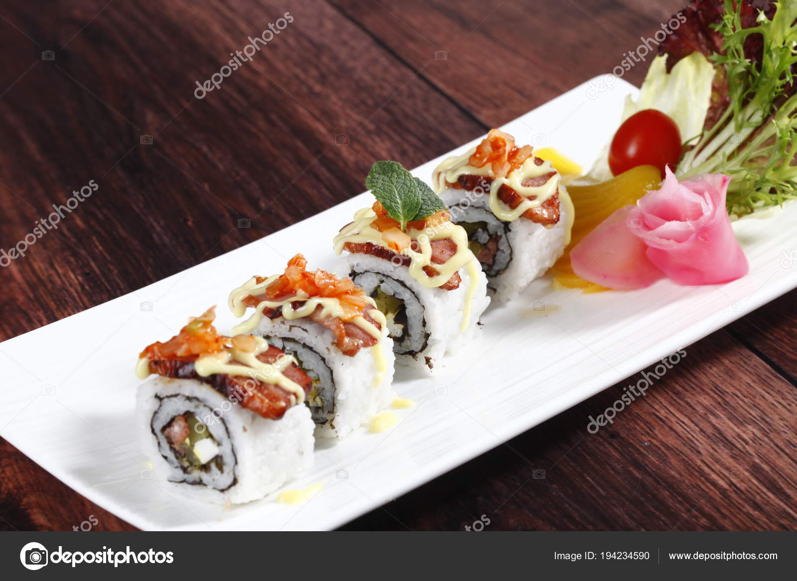 Closeup Plate Sushi Roll Table — Stock Photo © topphoto #194234590