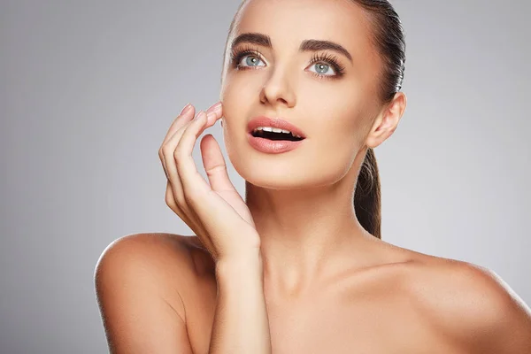 Fotos de Olhos abertos, Imagens de Olhos abertos sem royalties ...