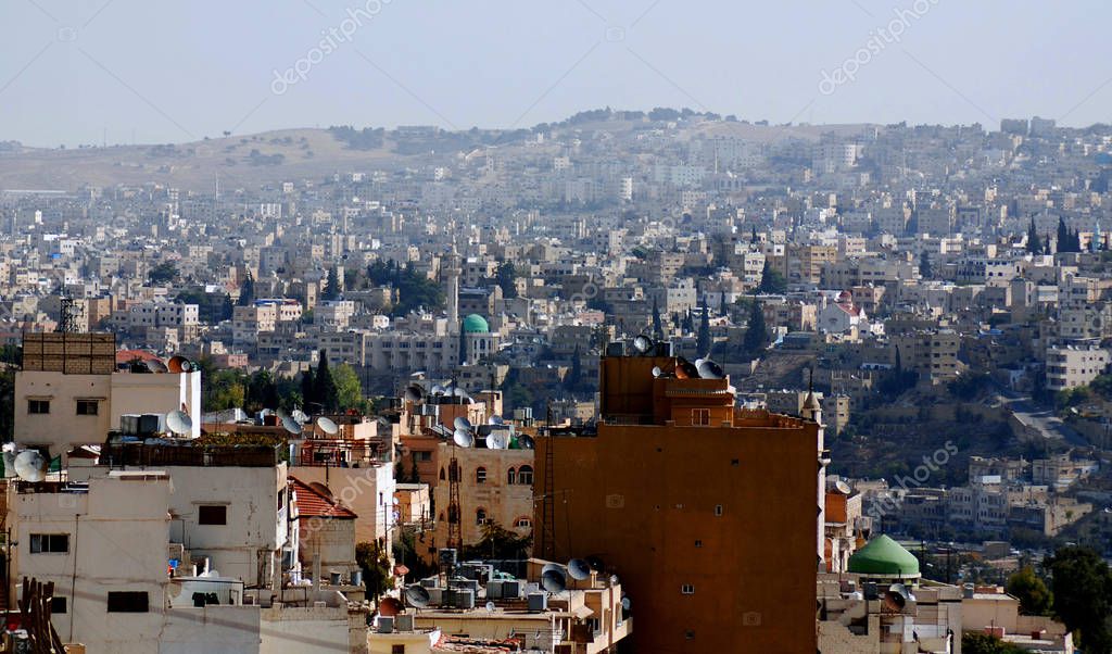 AMMAN JORDAN 08 27 2008: Ammán es la capital y la ciudad más grande de ...