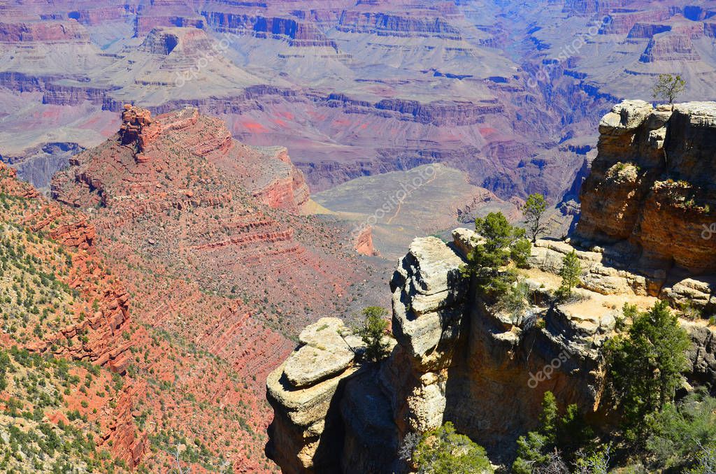 El Gran Cañón es un cañón lateral escarpado tallado junto al río ...