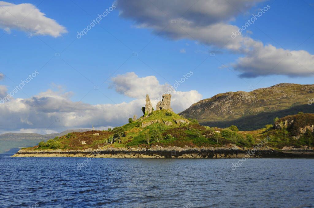 Castle Moil, Kyleakin, Isla de Skye, Escocia A finales del siglo XV, el ...
