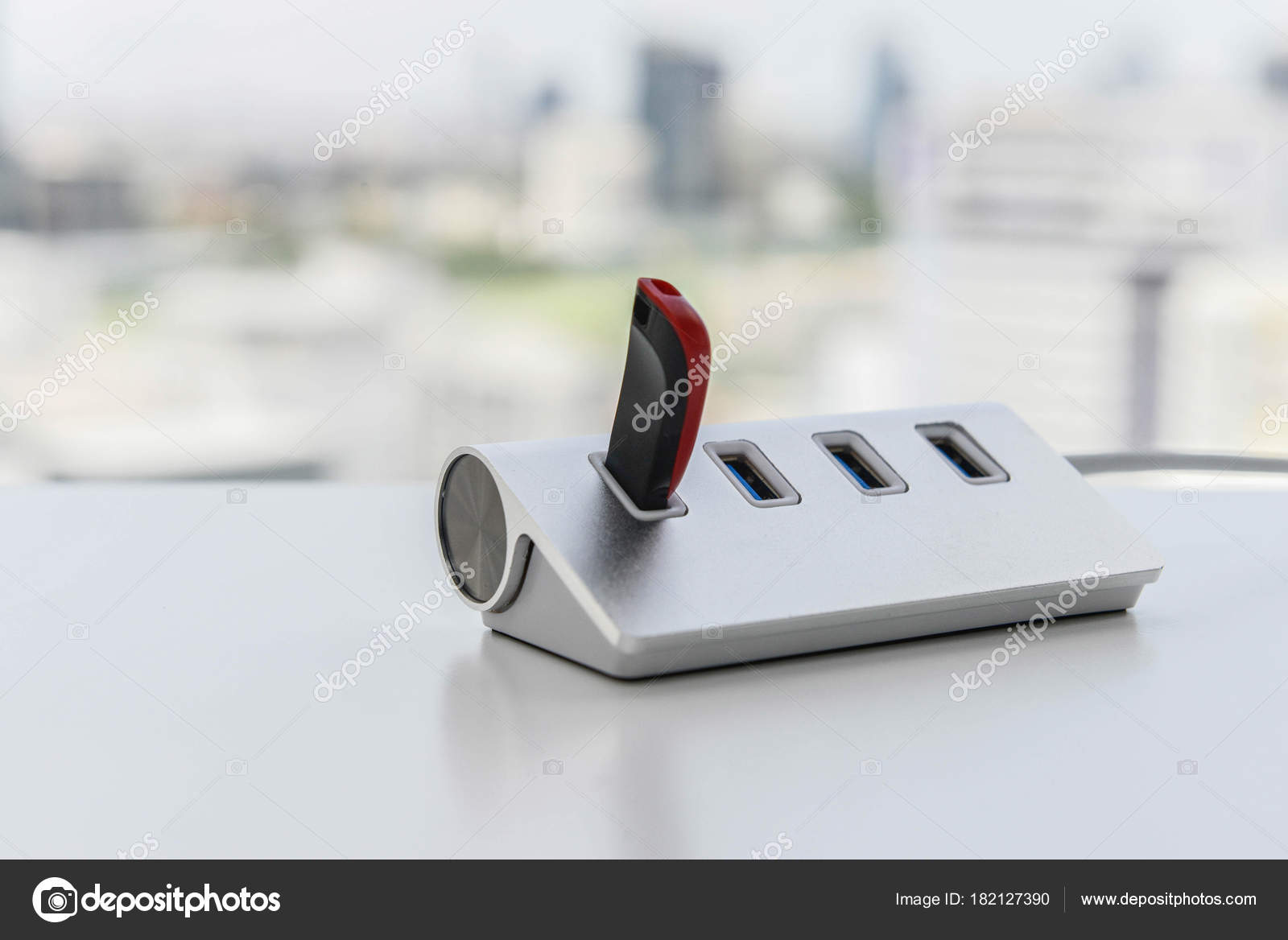 Usb Drive Connecting Usb Hub — Stock Photo © magneticmcc #182127390