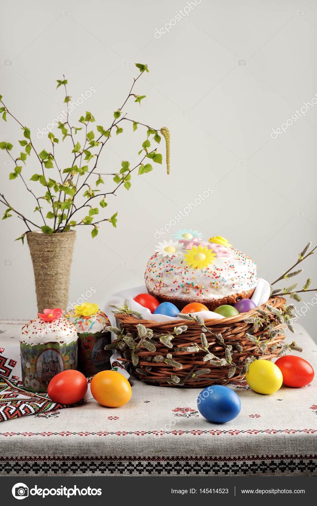 Traditional Russian-Orthodox Easter (Paschal) food — Stock Photo ...