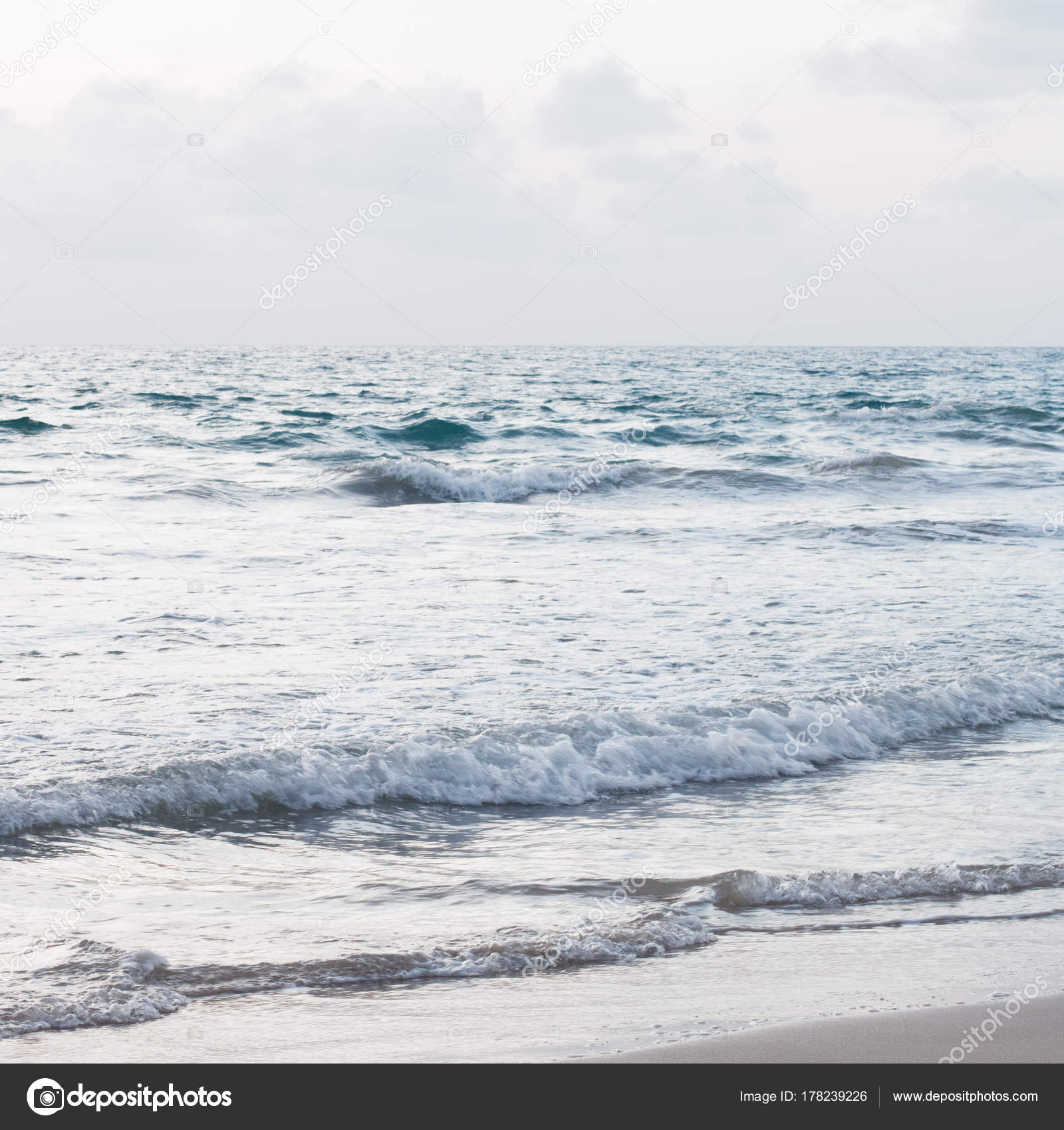 Atlantic Ocean.The Atlantic Ocean on a cold morning: blue sky and blue ...