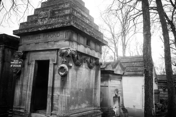 Mourning place Stock Photos, Royalty Free Mourning place Images ...