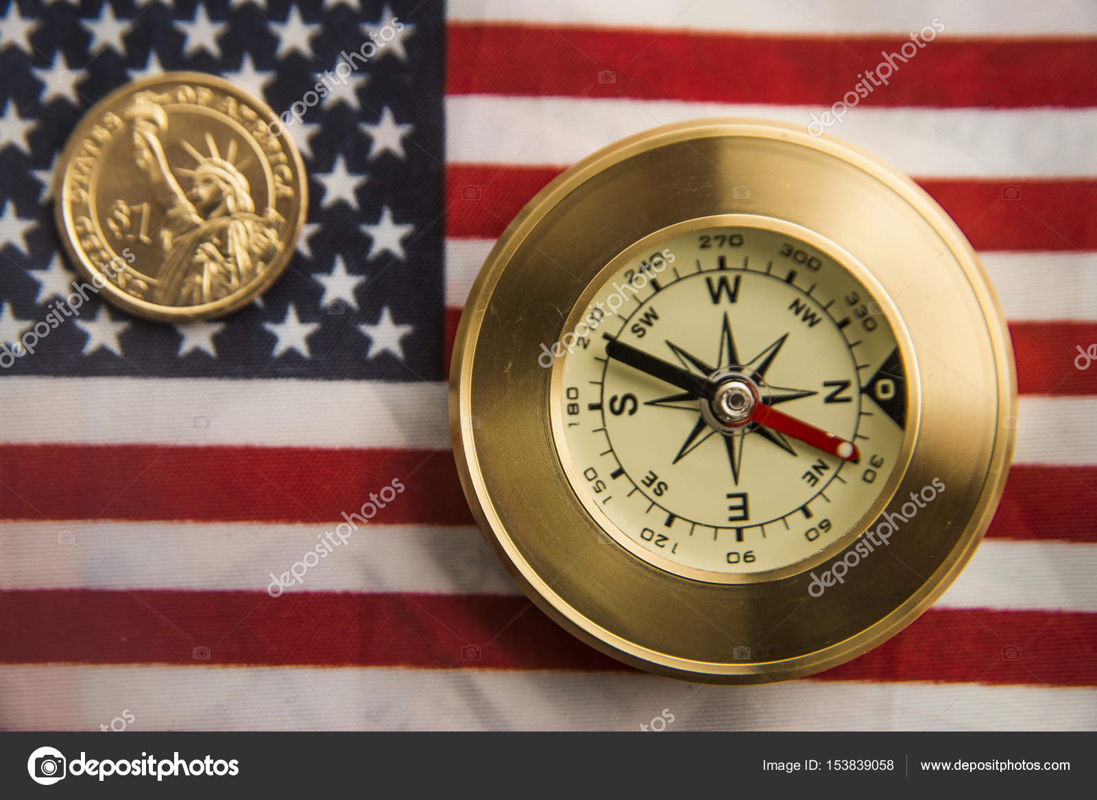 Golden Compass on USA flag Stock Photo by ©borjomi88 153839058