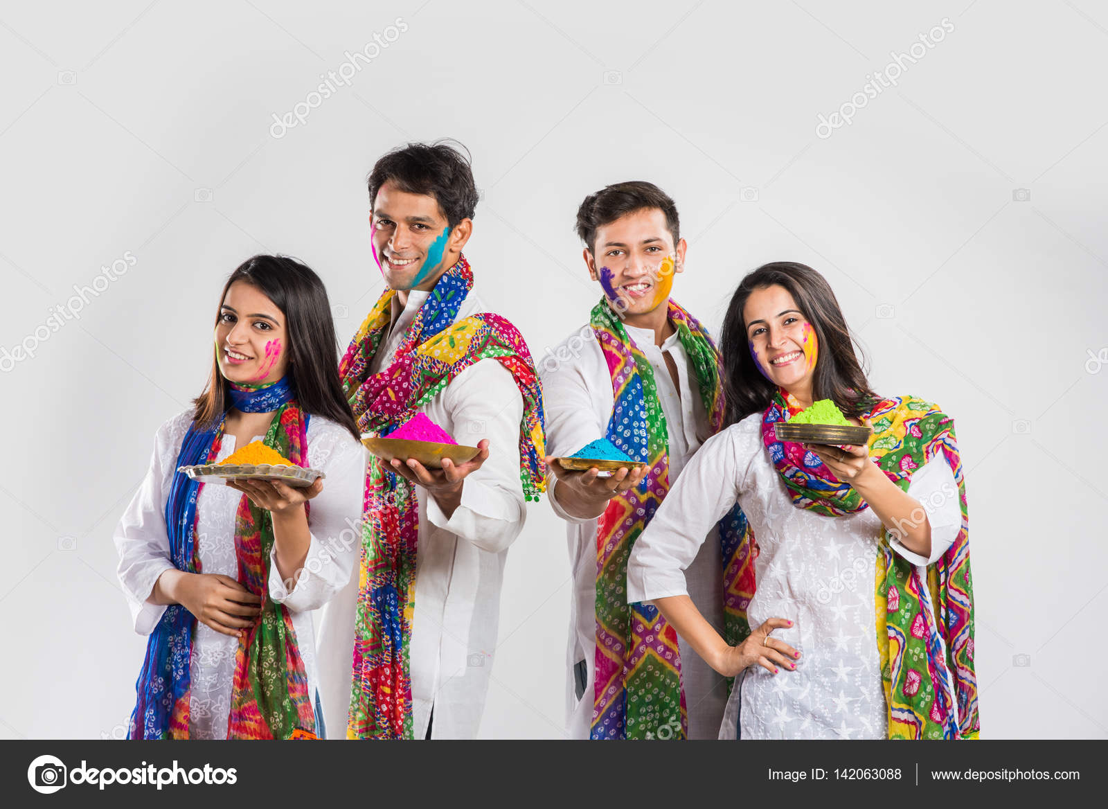Indian people celebrating holi or playing holi colours — Stock Photo ...