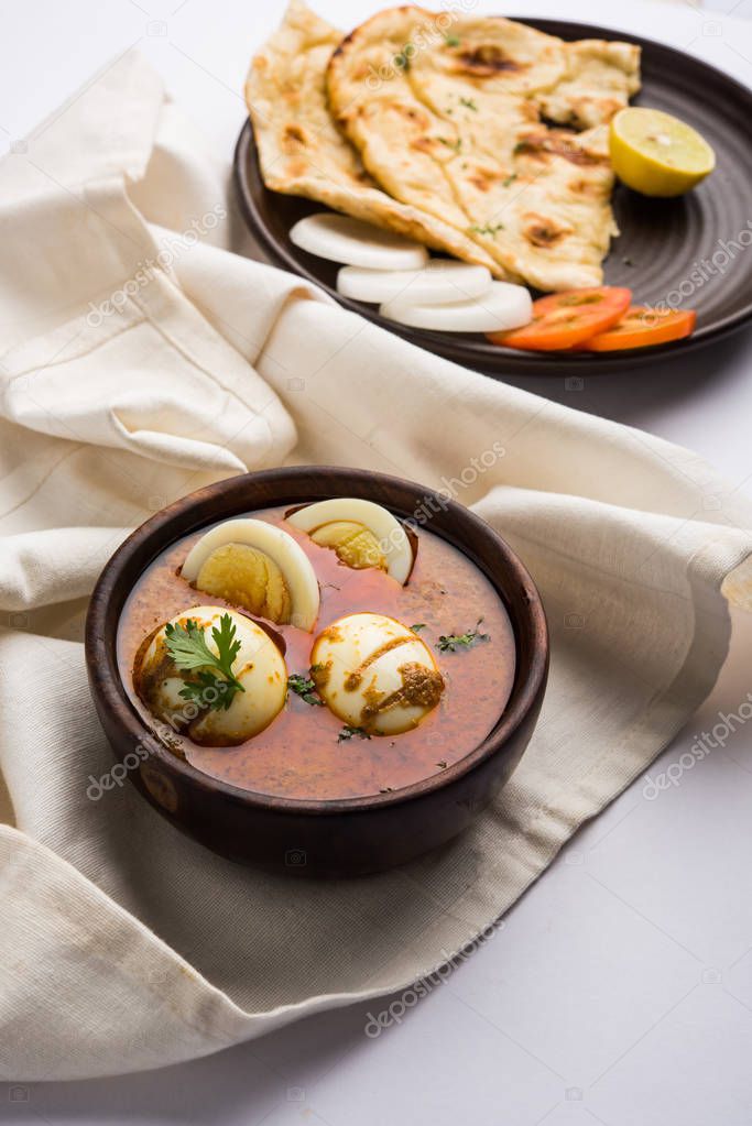 Anda Curry o Huevo Curry o Huevo masala salsa, comida picante india o ...