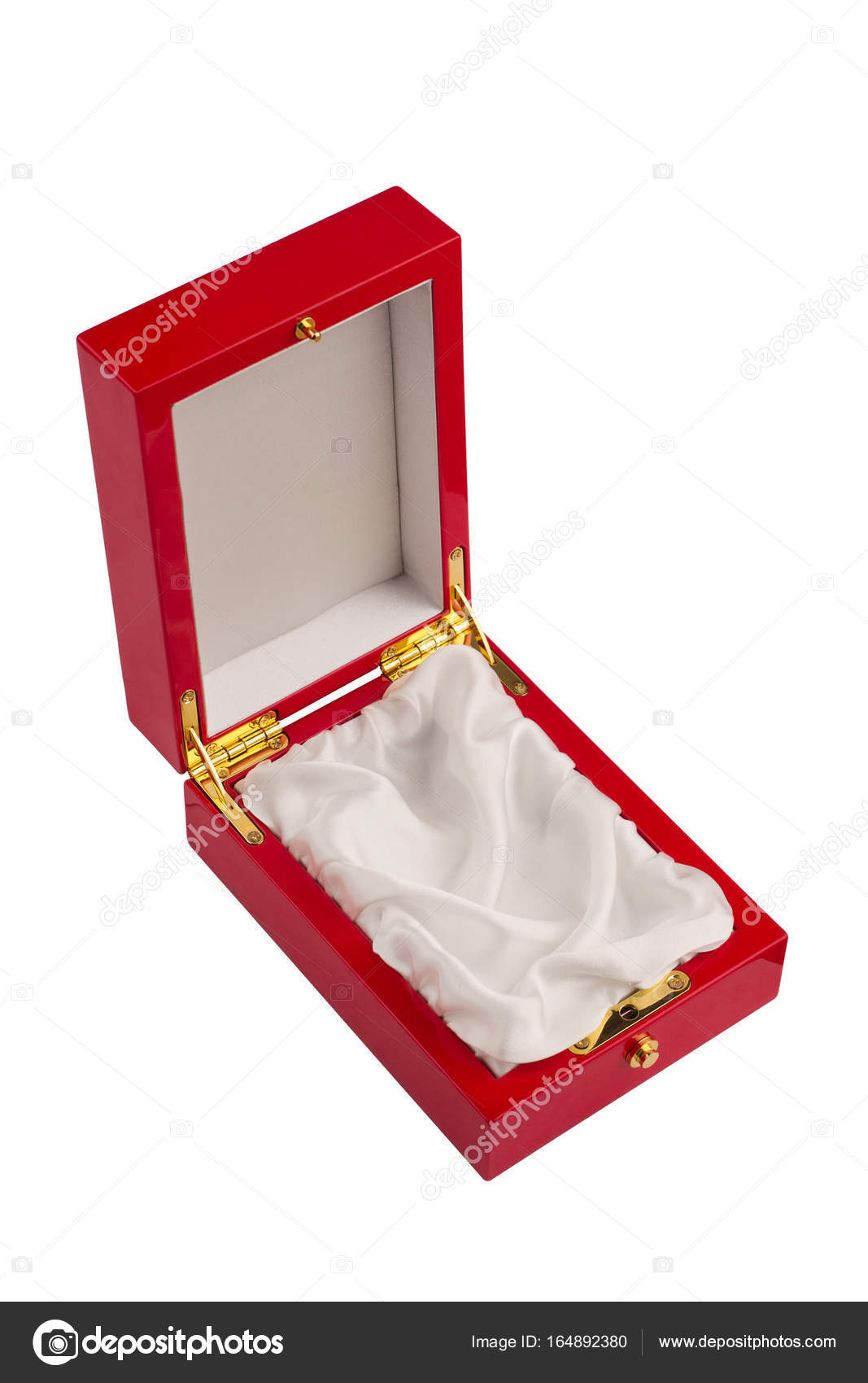 Boîte rouge avec intérieur en soie isolé sur fond blanc — Photographie ...