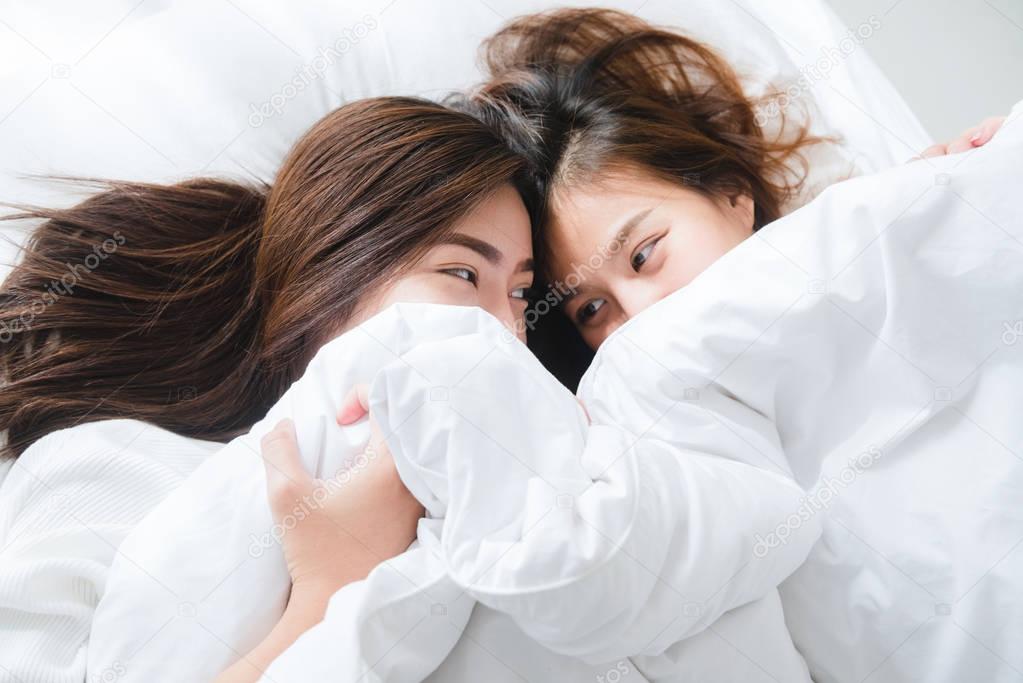 Hermosas Mujeres Asiáticas Jóvenes Lgbt Lesbianas Feliz Pareja