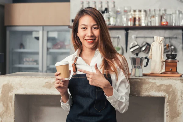 Waitress serving coffee — Stock Photo © pikselstock #23639297