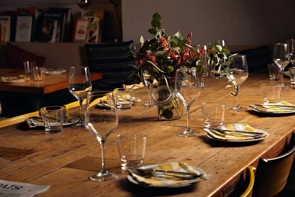 Table set Stock Photos, Royalty Free Table set Images | Depositphotos