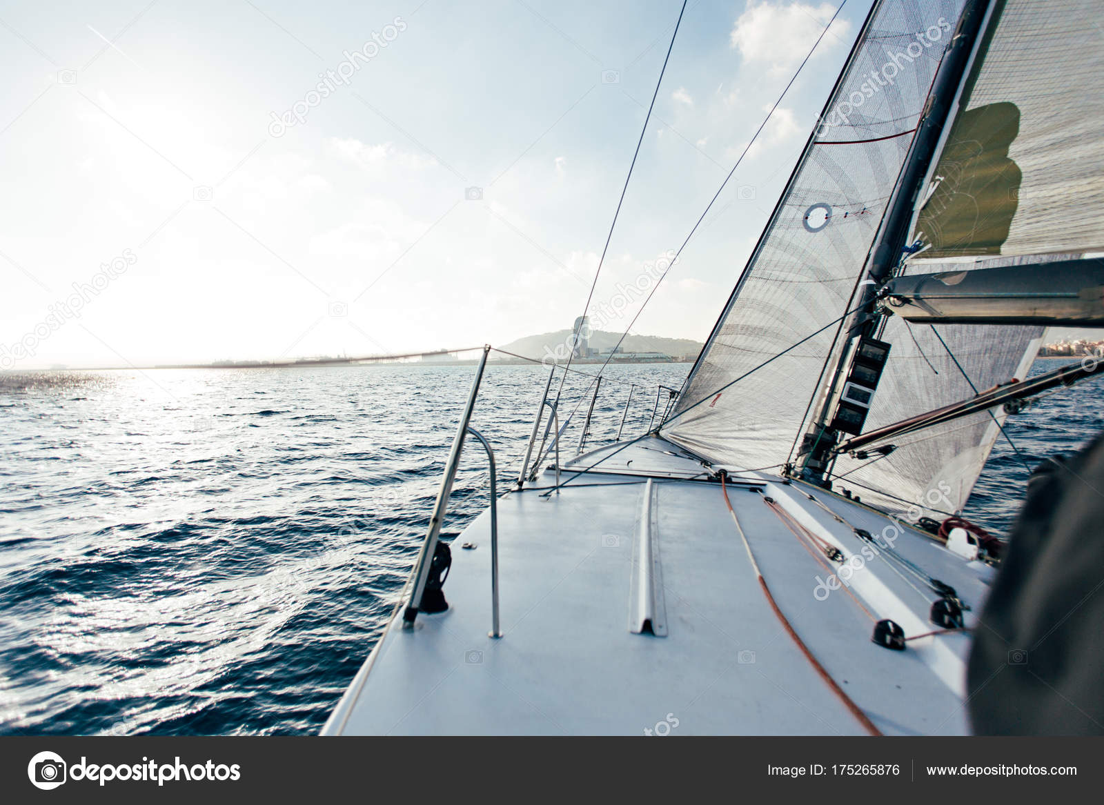 Sailing Yacht Boat Going Forward Sea — Stock Photo © derepente #175265876