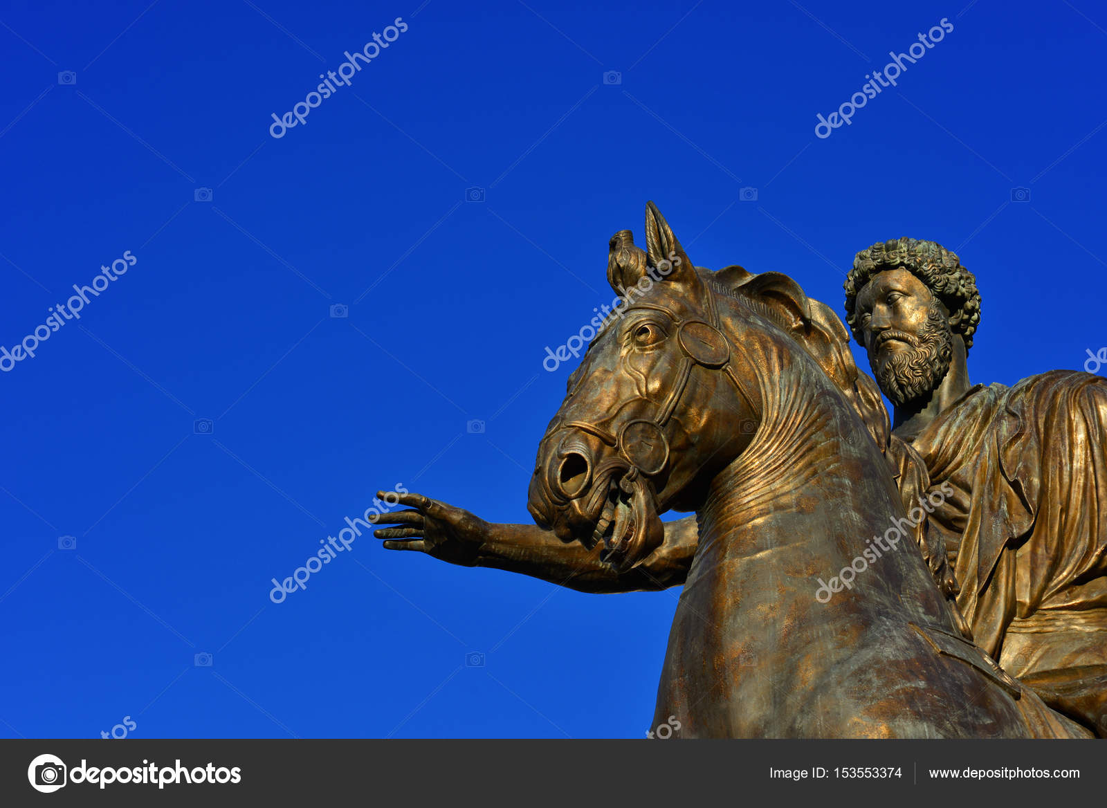 Thinking man statue Stock Photo by ©Crisfotolux 153553374