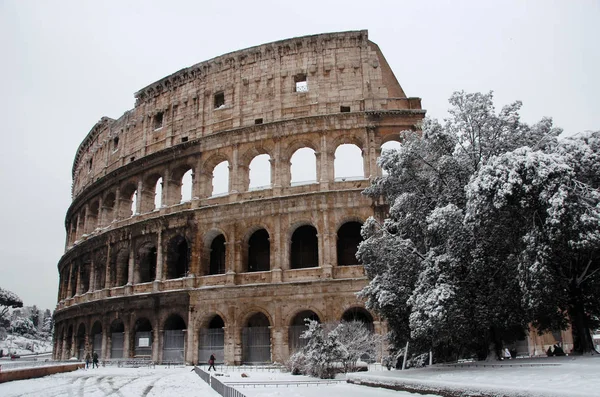 Coliseo con nieve Stock Photos, Royalty Free Coliseo con nieve Images ...