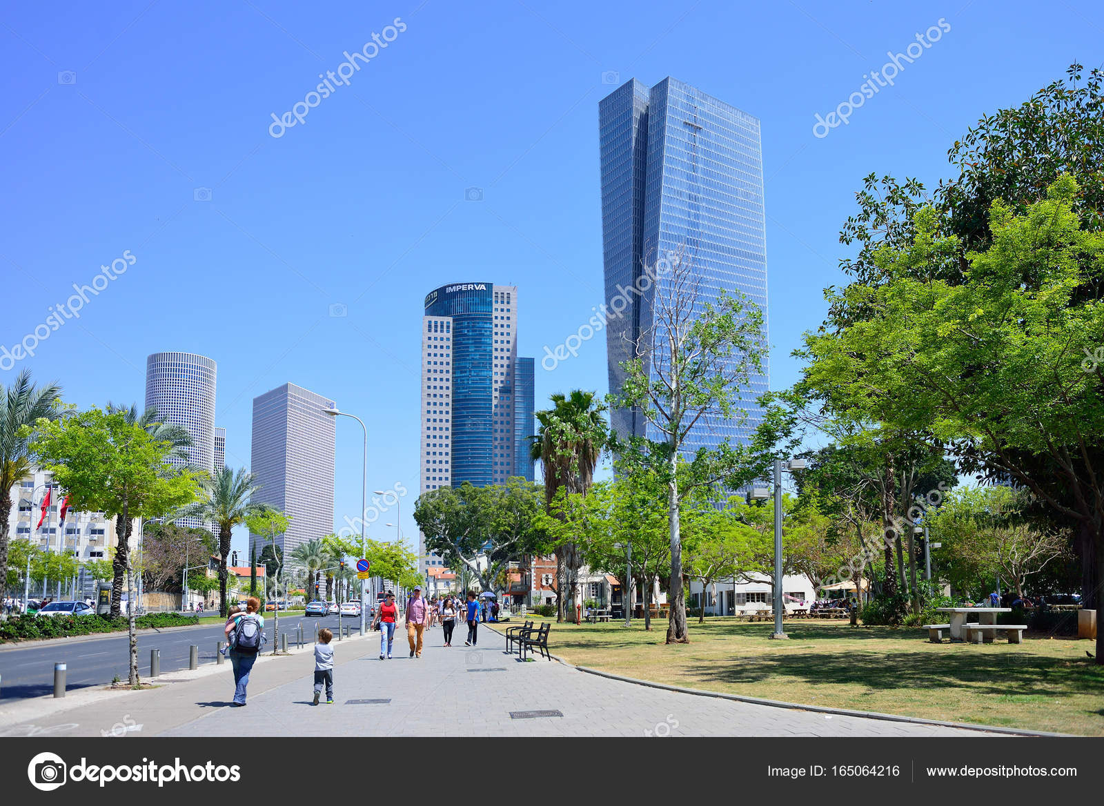 TEL AVIV, ISRAEL - APRIL, 2017: Azrieli shopping center in Tel Aviv ...