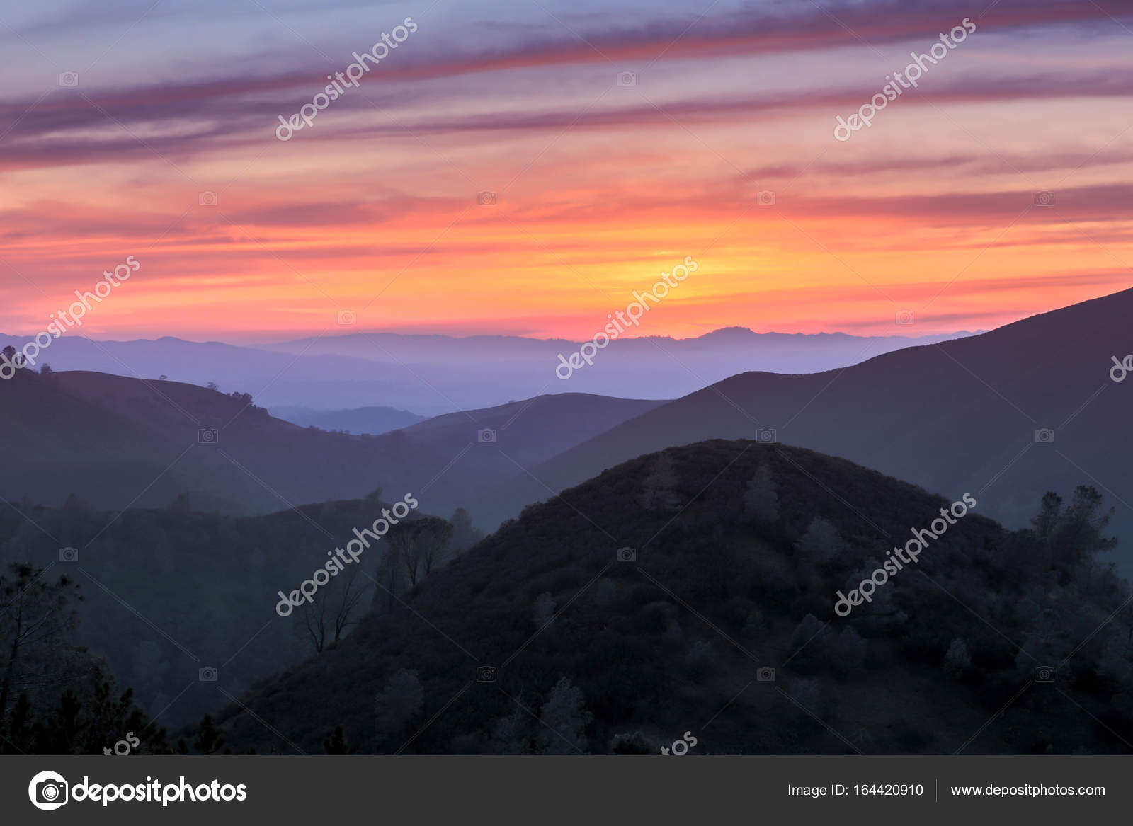 Sunset of Rolling Hills. Mt Diablo State Park, California, USA. — Stock ...