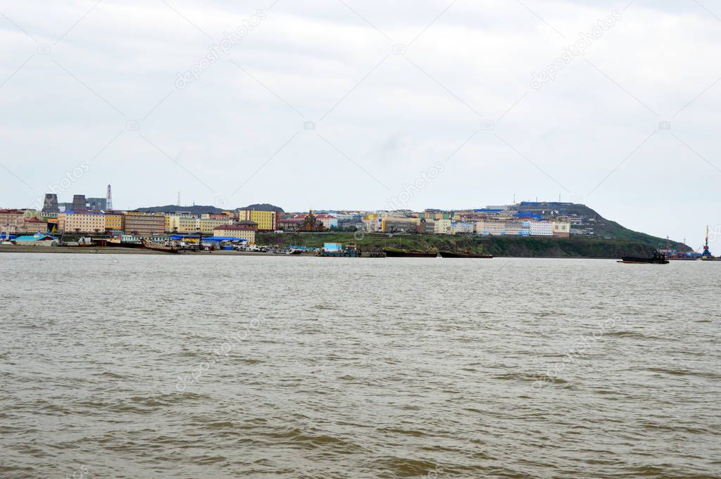 Vista de la ciudad de Anadyr desde el estuario de Anadyr 2025