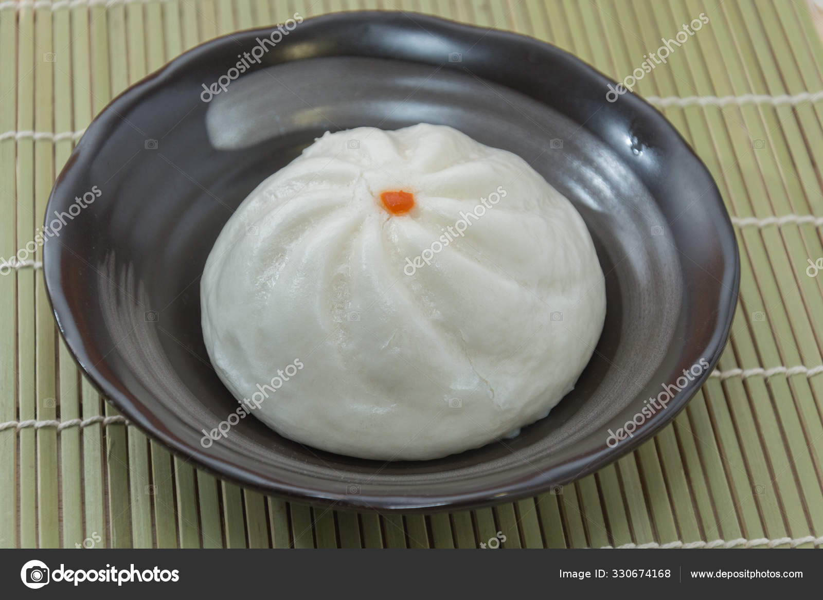 Chinese dim sum BBQ Pork Bun, Pandan pau or bao in plate — Stock Photo ...