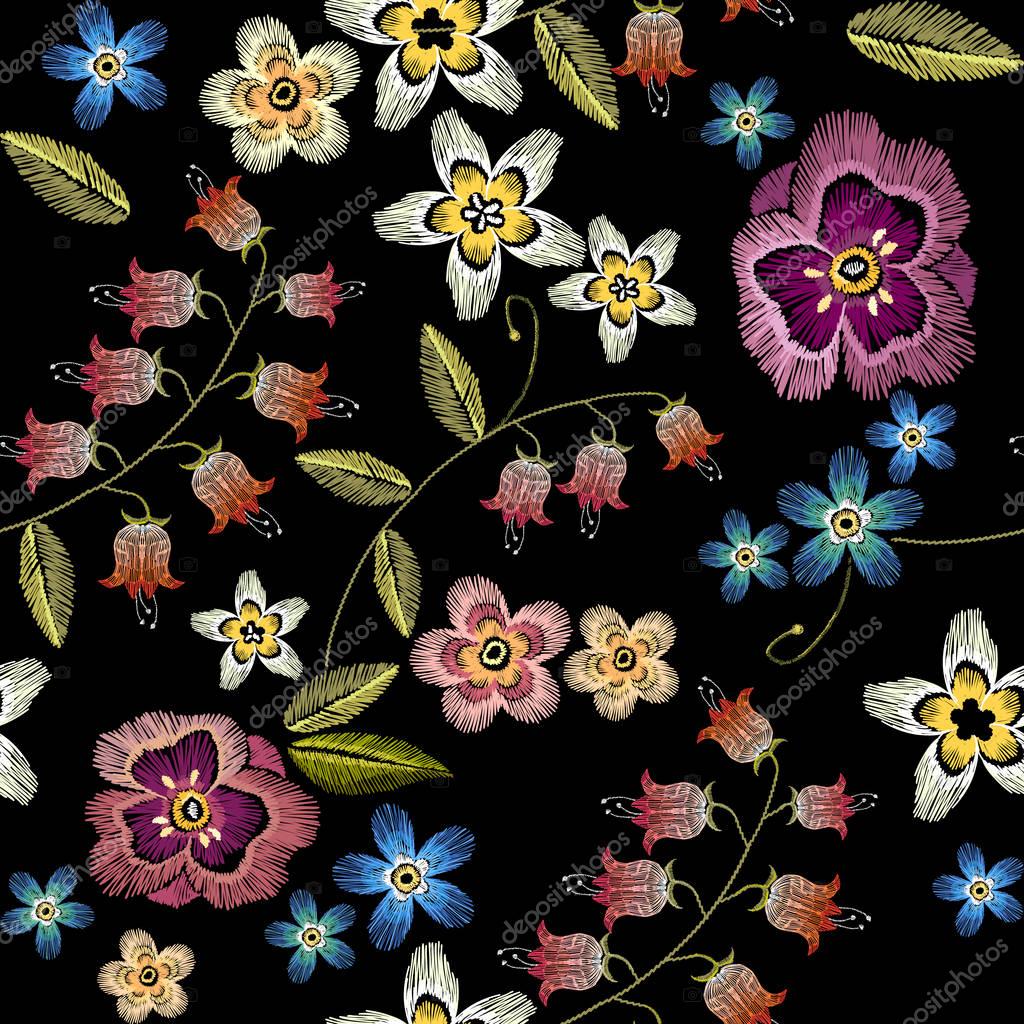 Embroidery Flowers Seamless Pattern — Stock Vector © Matriyoshka 146422789