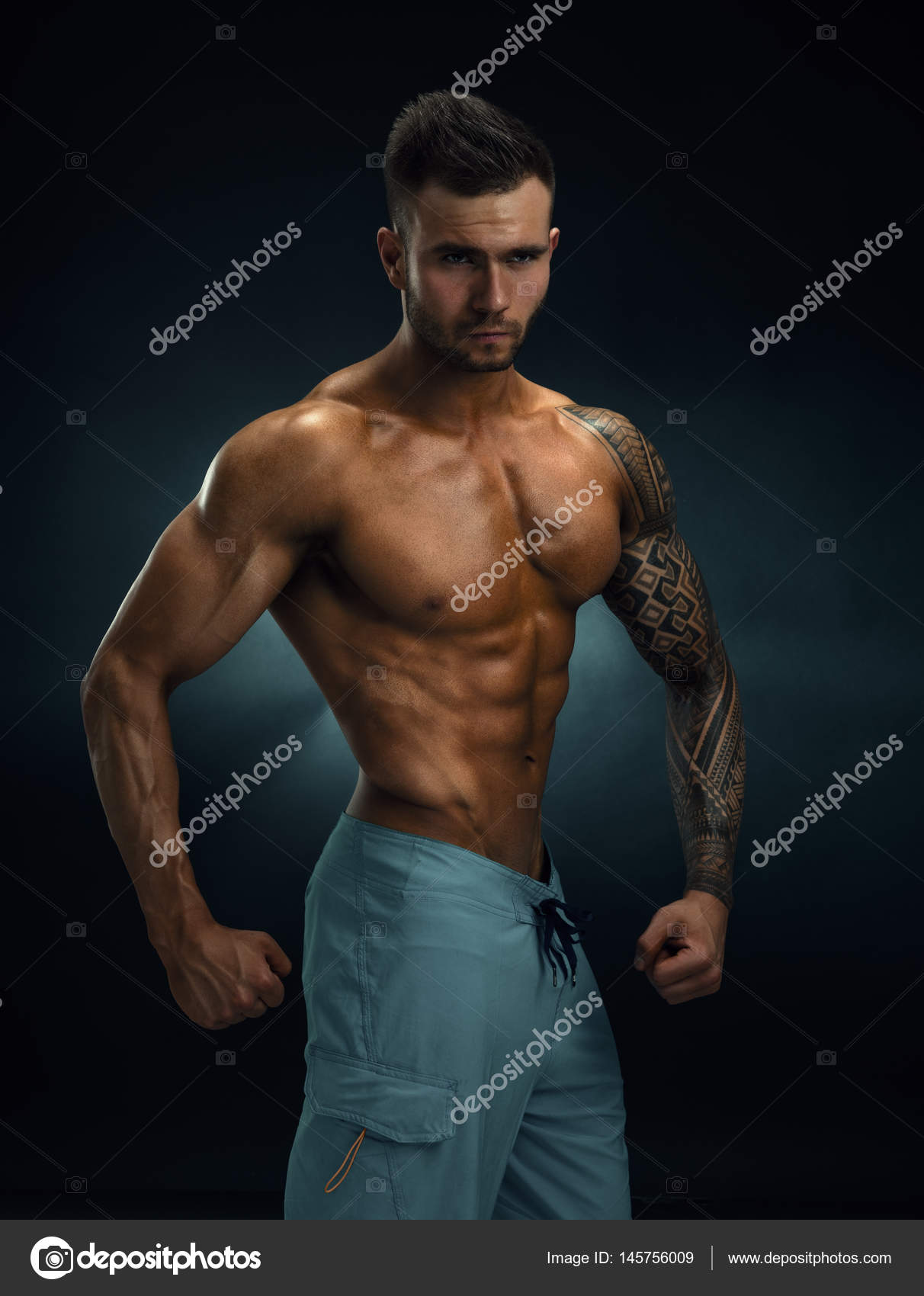 Men's physique. Champion. Bodybuilder. Stock Photo by ©MaksymBondarenko ...