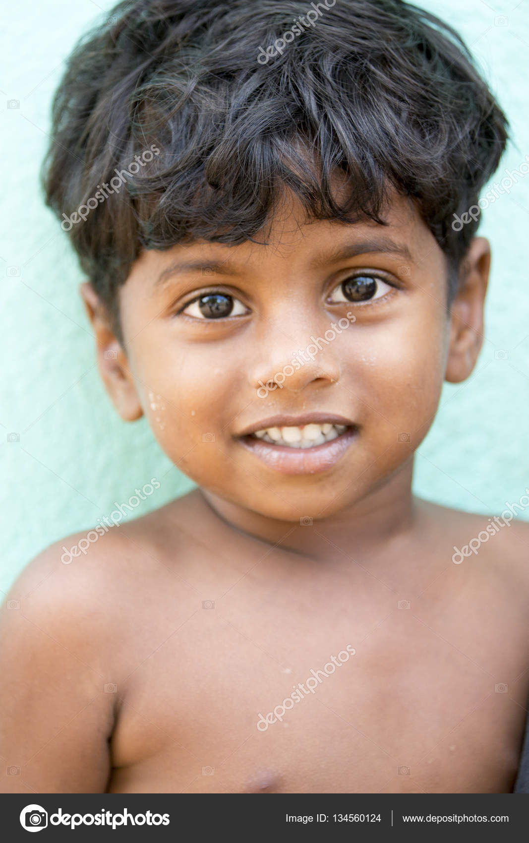 Editorial illustrative image. Poor kid smiling, India — Stock Editorial ...