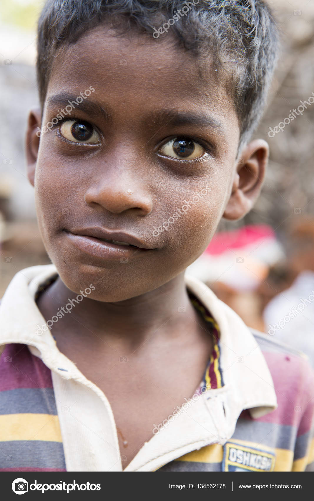 Editorial illustrative image. Poor kid smiling, India — Stock Editorial ...
