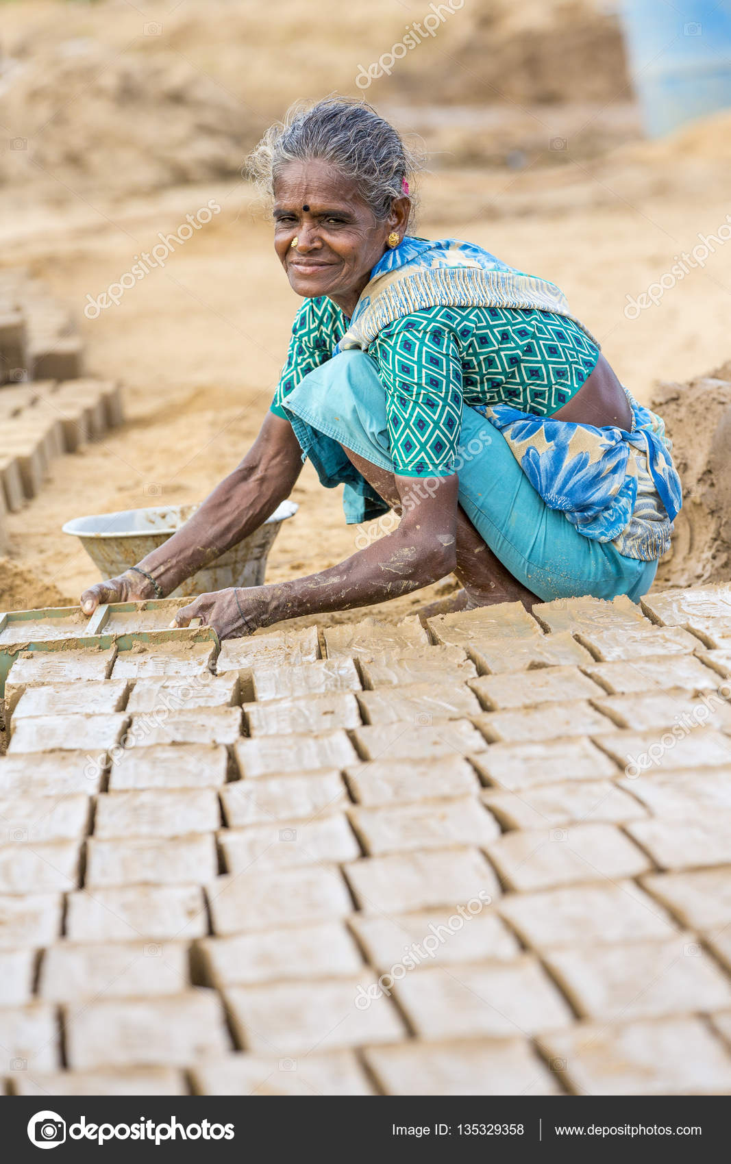 Editorial illustrative image. Poor worker woman in India – Stock ...