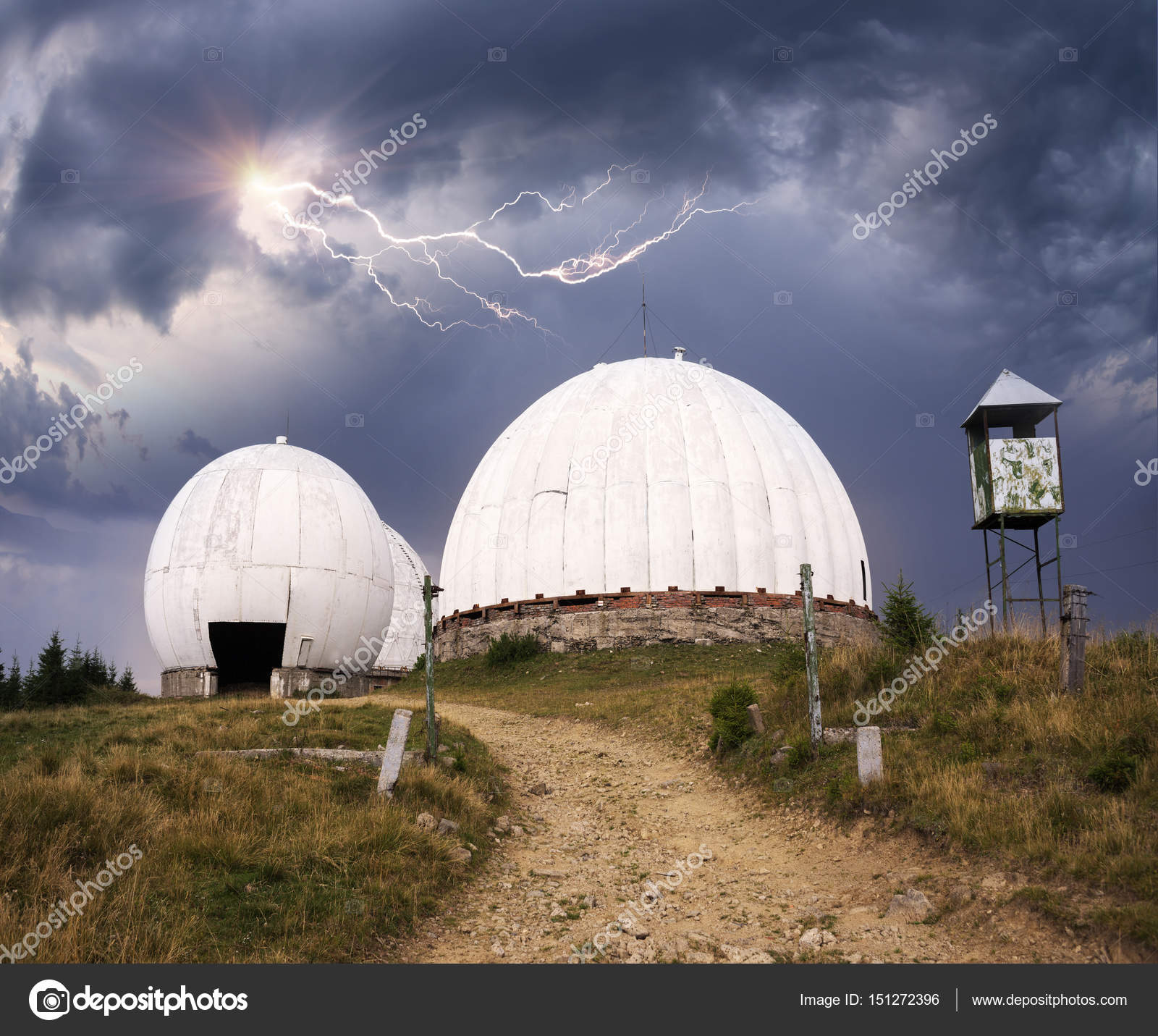 Radar station of USSR in Ukraine — Stock Photo © panaramka.ukr.net ...