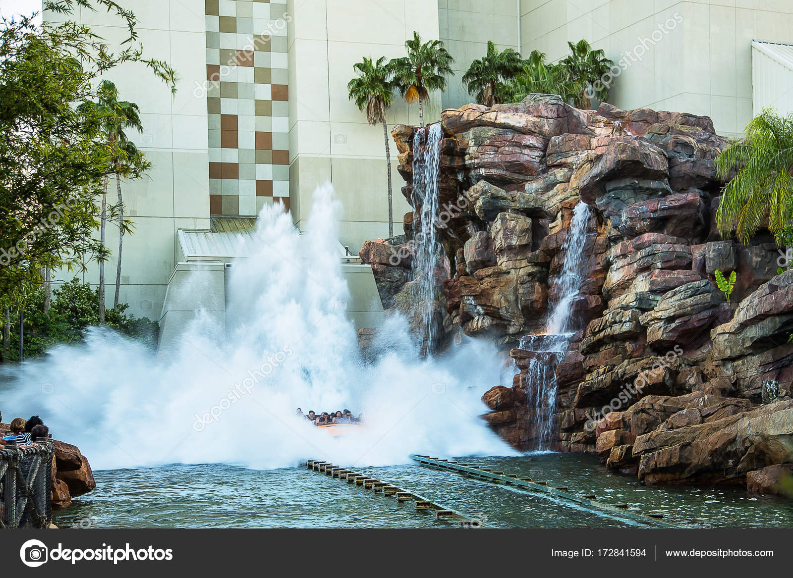 Jurassic Park Water Ride Universal Studios Islands Adventure Theme Park ...