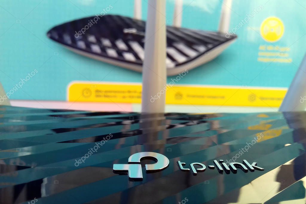 Enlace tp módem router inalámbrico Archer C20 AC750 y caja de cartón de ...