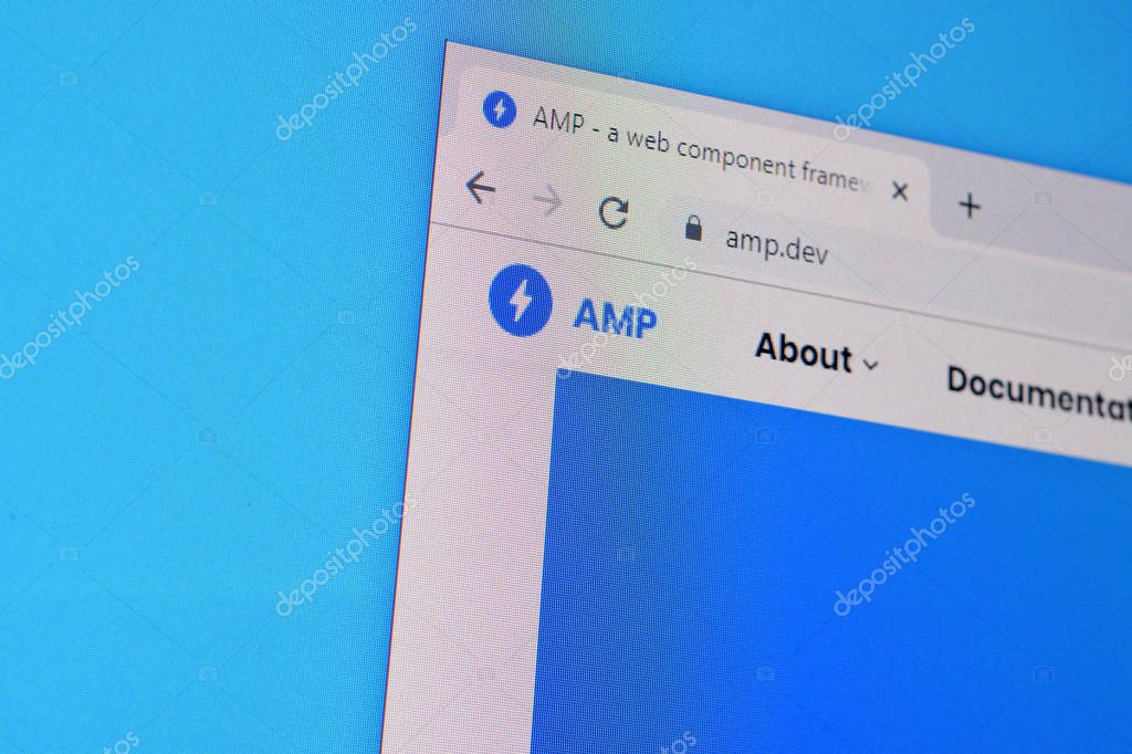 Página de inicio del sitio web de amp en la pantalla de PC, url - amp.dev. 2023